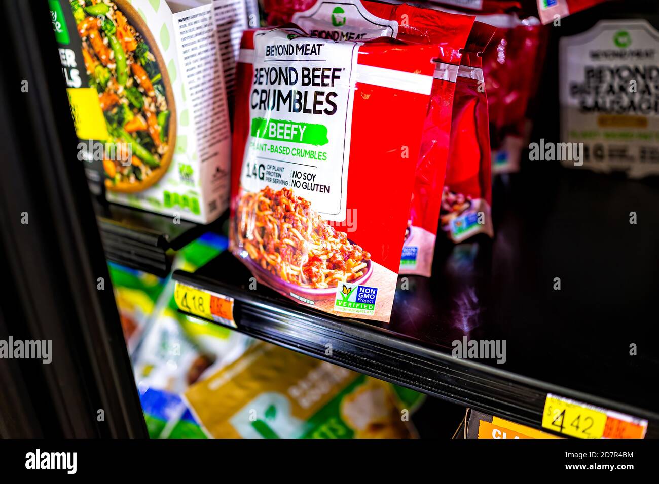 Inside walmart supermarket hi-res stock photography and images - Alamy