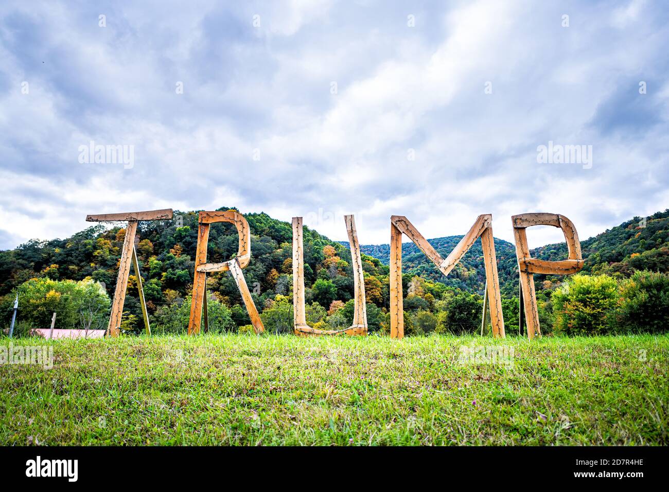 Tucker house sign hi-res stock photography and images - Alamy