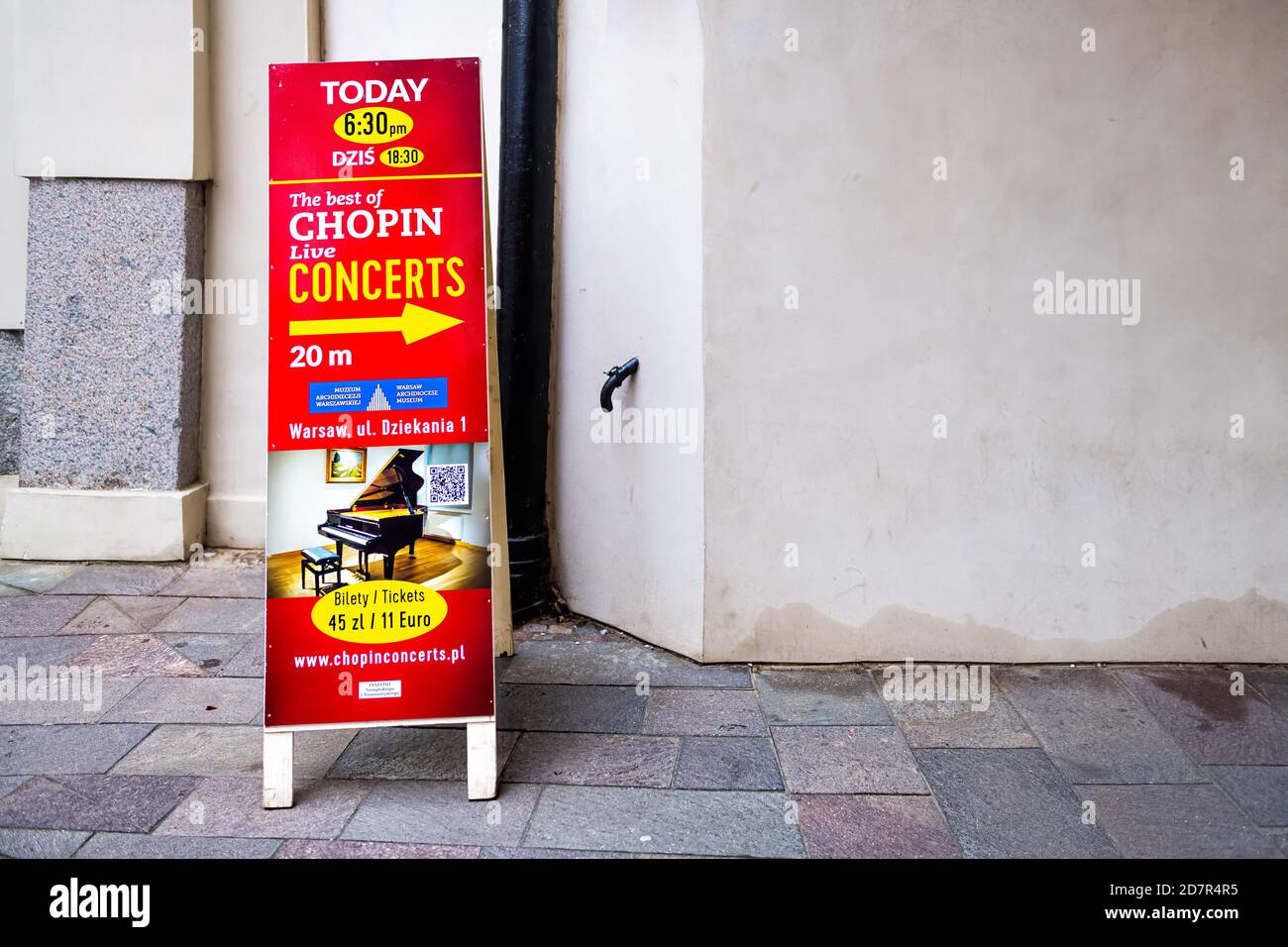 Warsaw, Poland - December 21, 2019: Old town market square street with ...