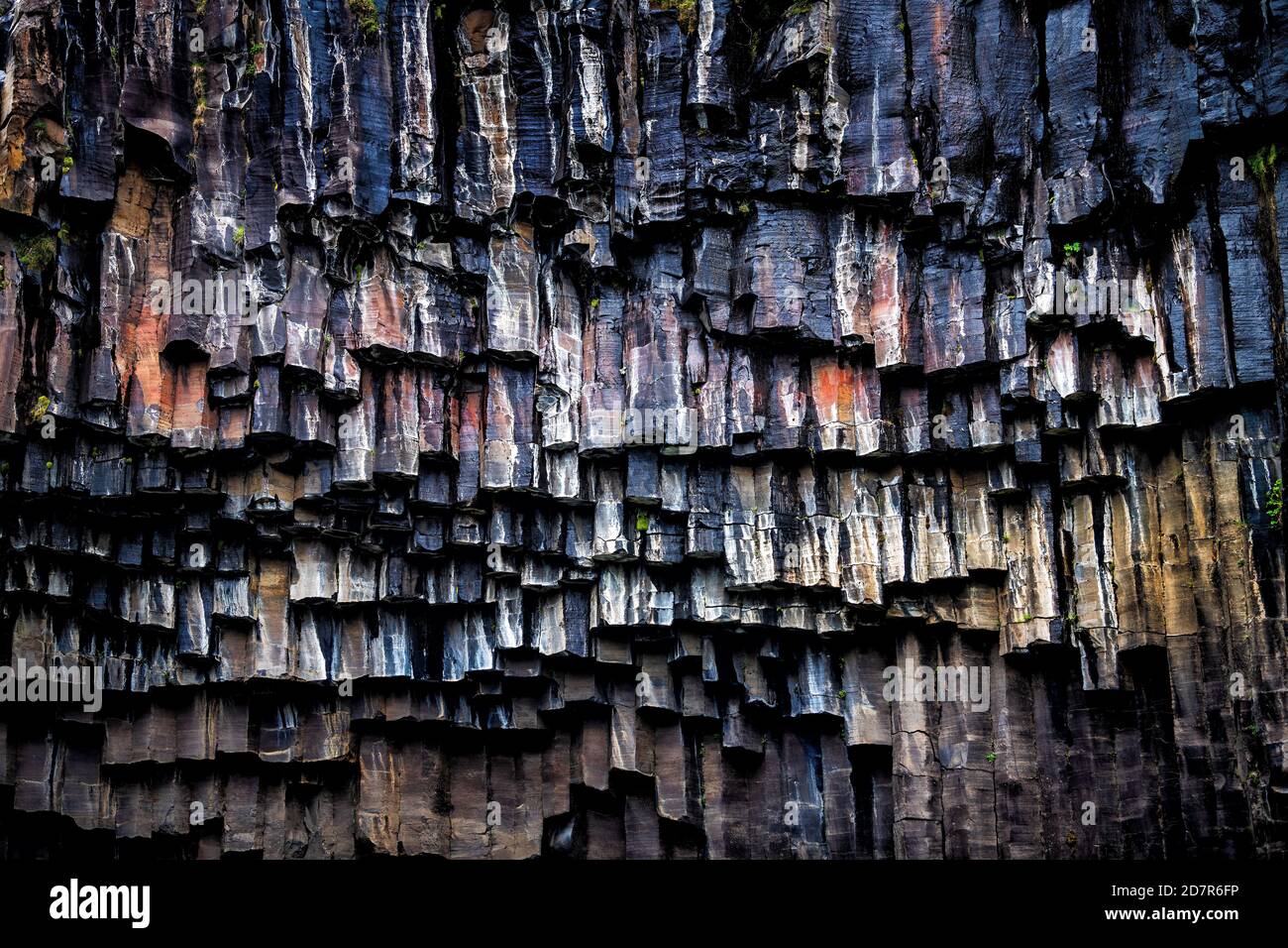 Svartifoss waterfall closeup of basalt rocks pattern in Skaftafell ...