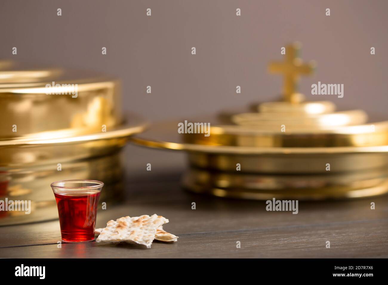 Christian communion hi-res stock photography and images - Alamy