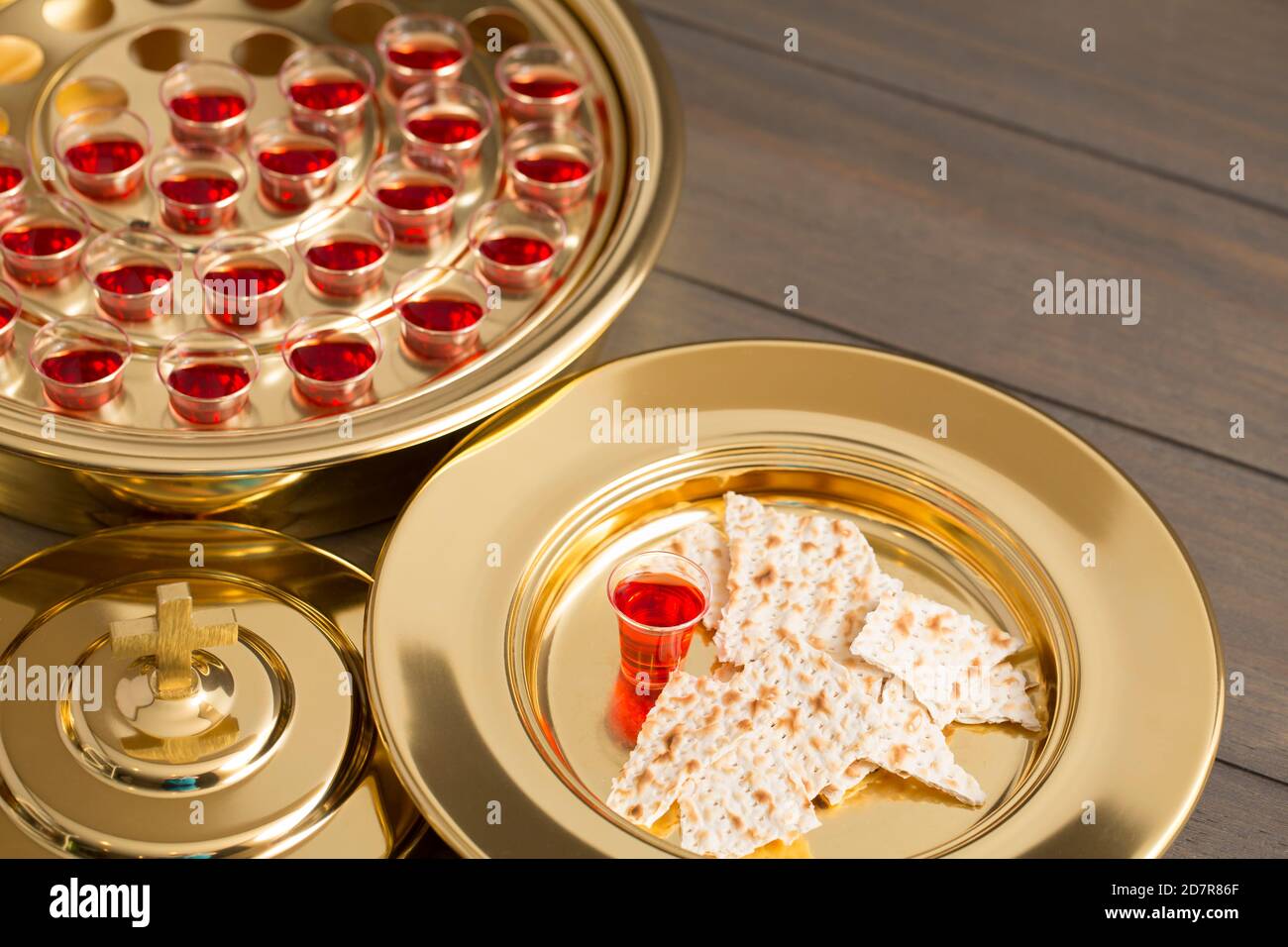 Christian communion hi-res stock photography and images - Alamy