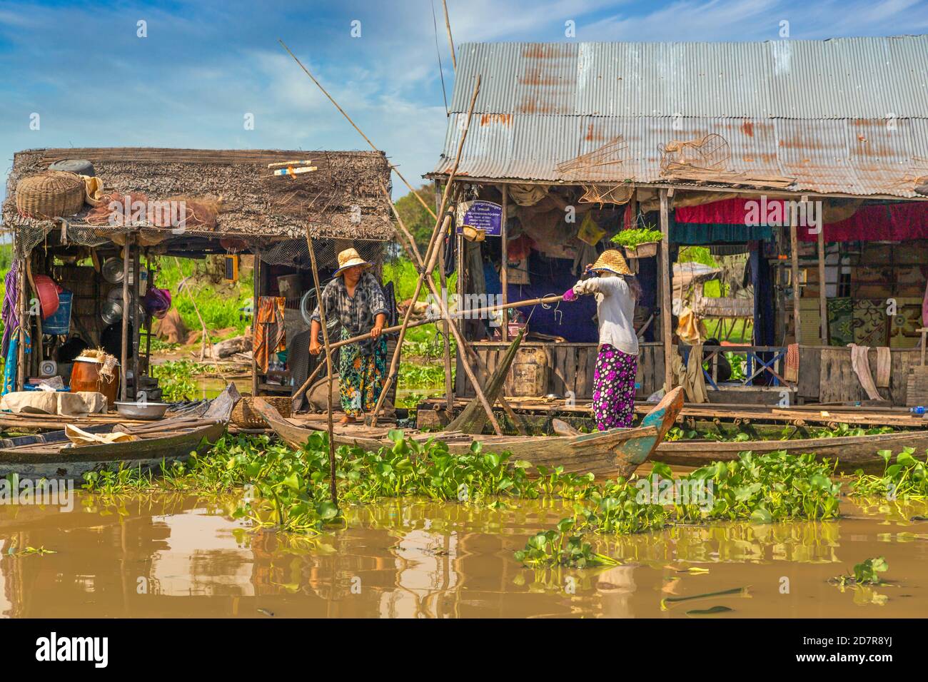 The floating villages of Tonle Sap, near Siem Reap, Cambodia, Asia ...