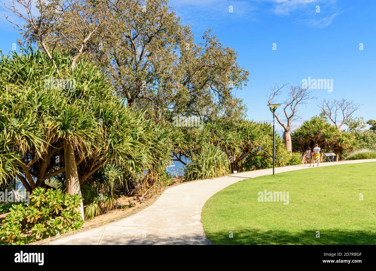 Winding footpath hi-res stock photography and images - Alamy