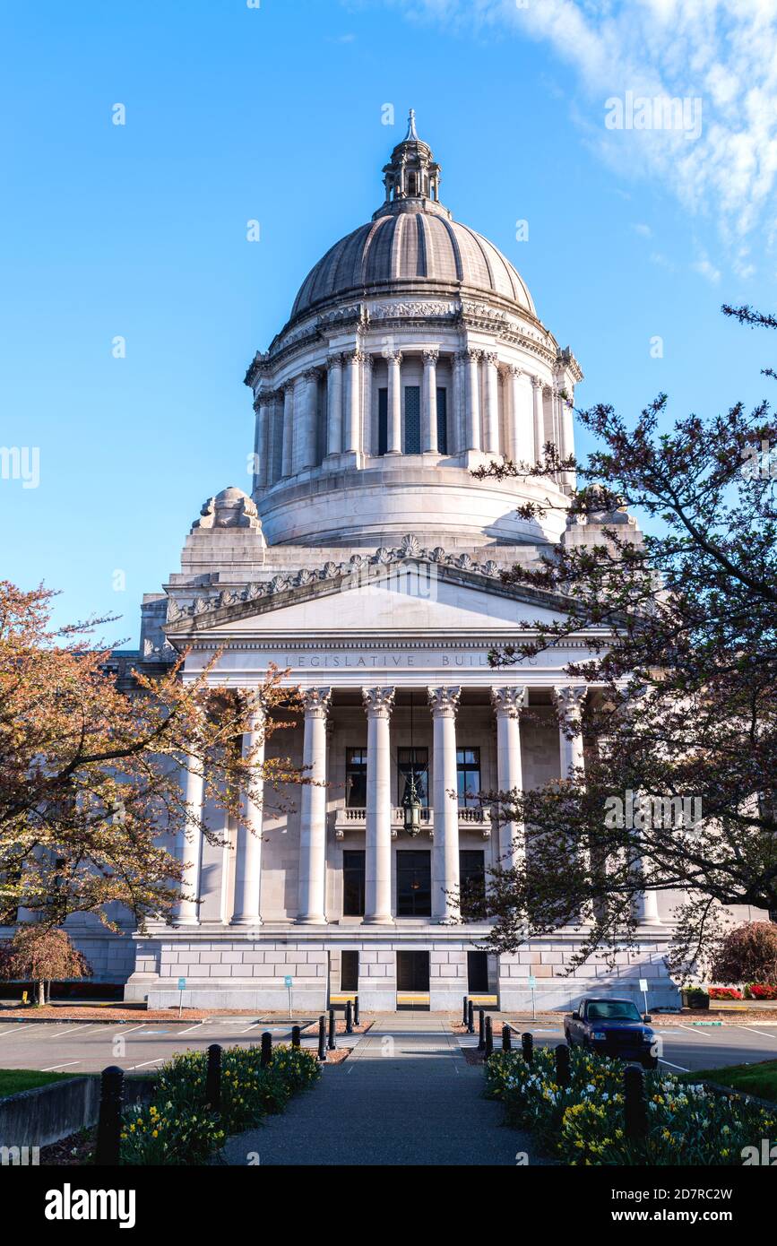 Building exterior capital cloud vertical sky hi-res stock photography ...