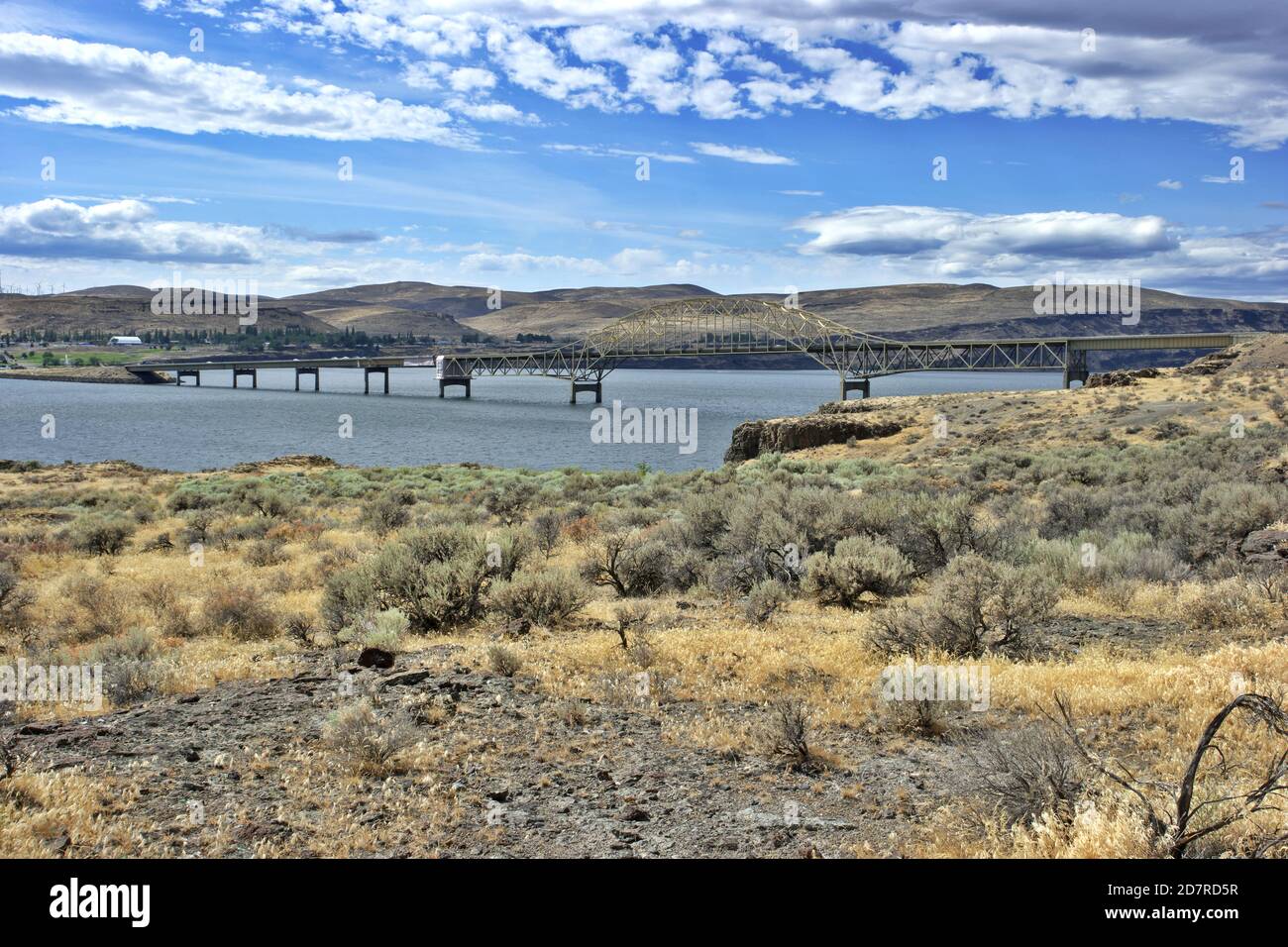 Vantage bridge hi-res stock photography and images - Alamy
