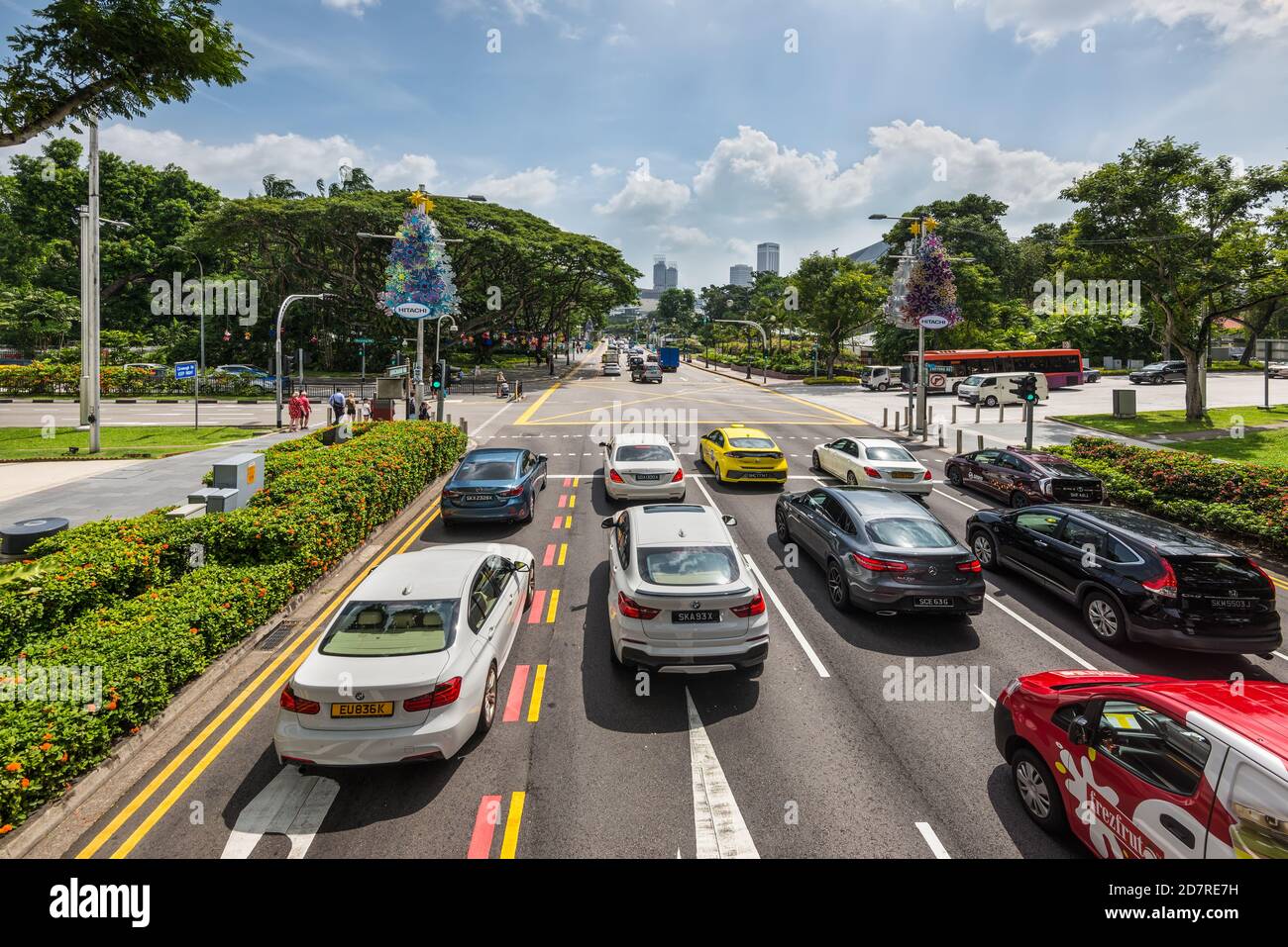 Singapore - December 4, 2019: Traffic at the intersection of Orchard Rd ...