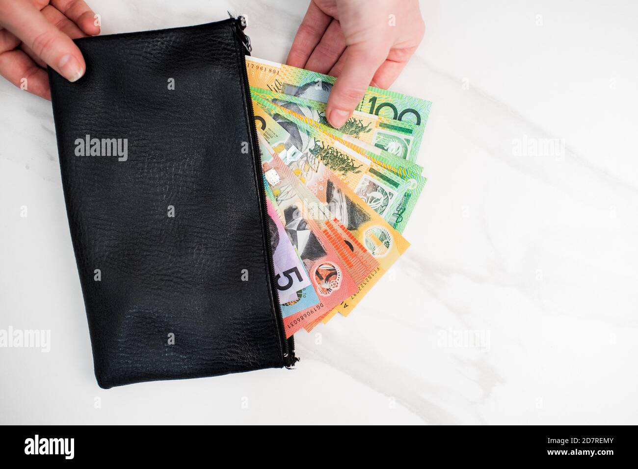 Australian two dollar note hi-res stock photography and images - Alamy