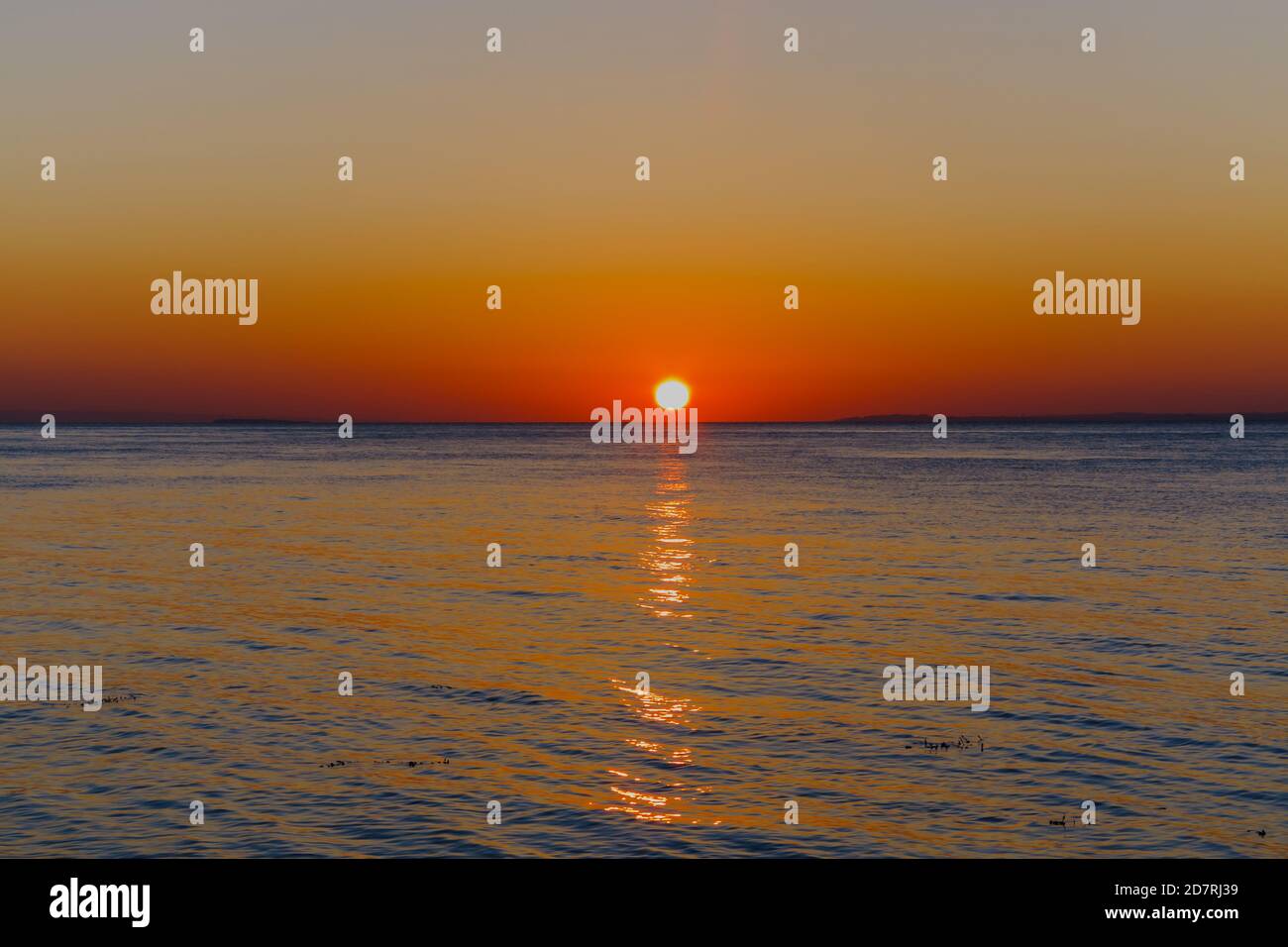 Sunset over the Bristol channel Stock Photo - Alamy