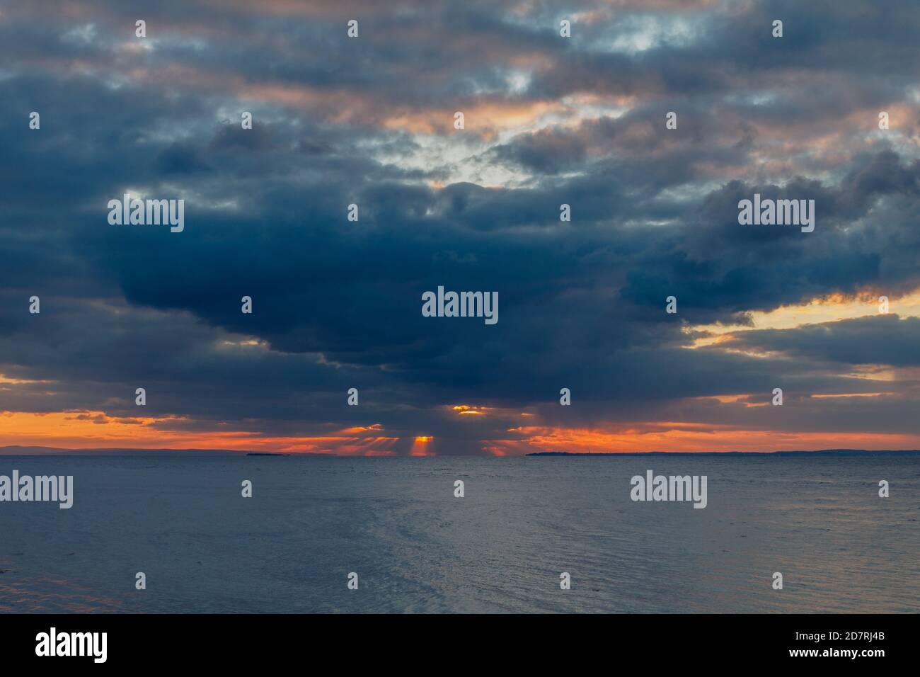 Sunset over the Bristol channel Stock Photo - Alamy
