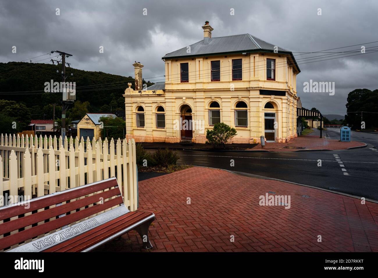 Historical building in the former mining town Zeehan Stock Photo - Alamy