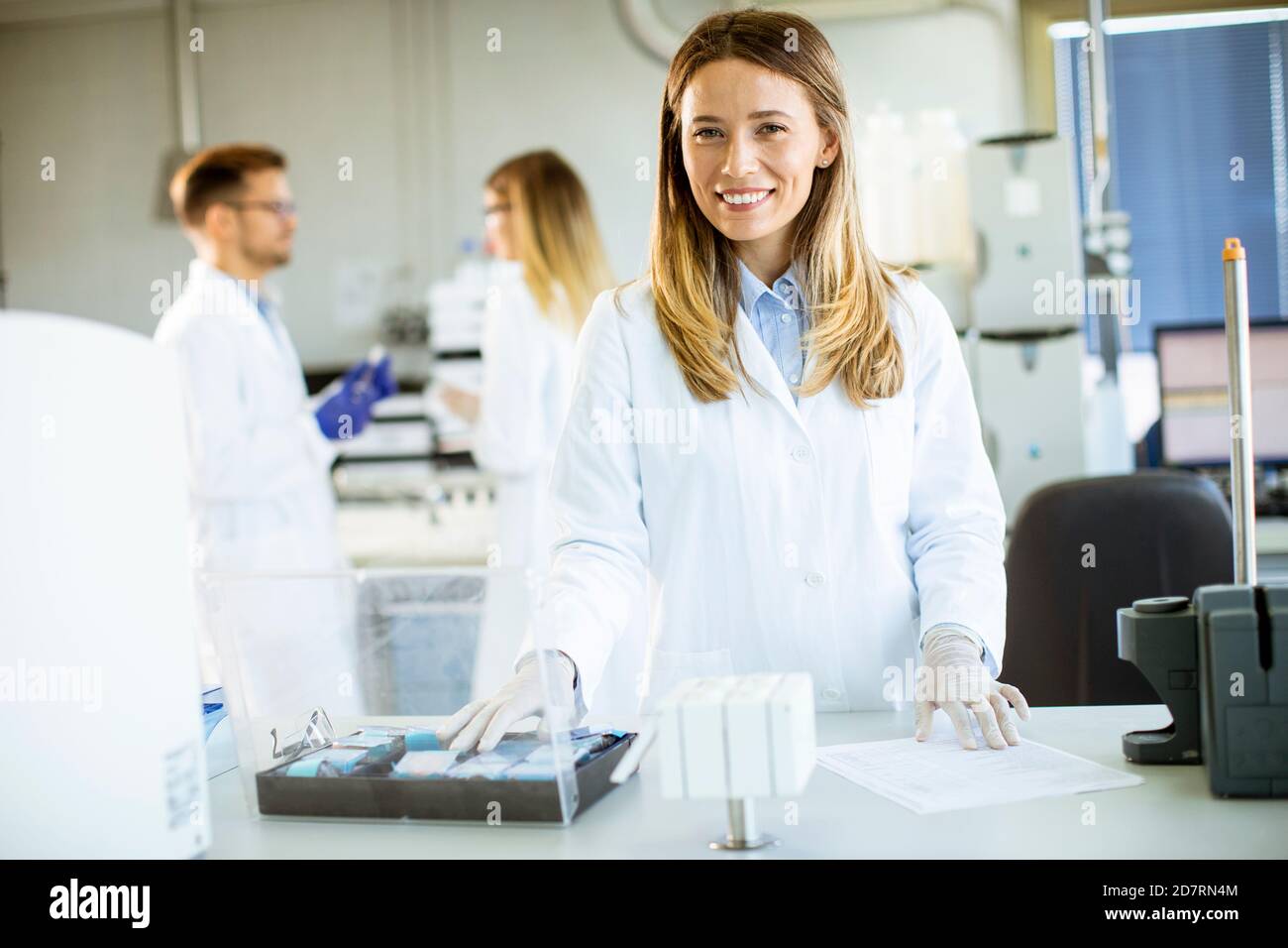 Biomedical scientist hi-res stock photography and images - Alamy