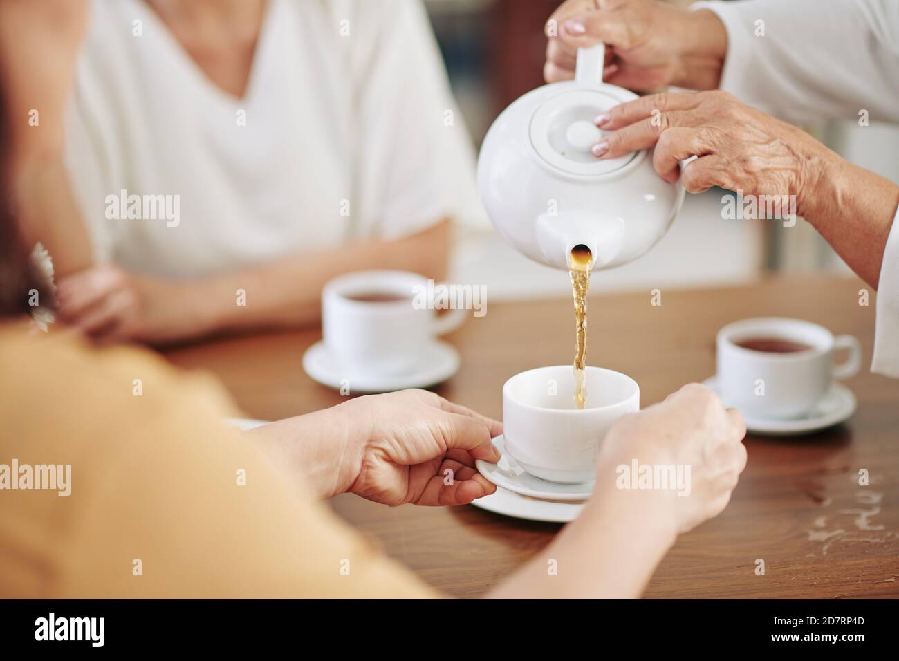Senior tea party hi-res stock photography and images - Alamy