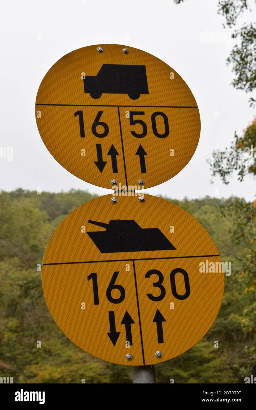 weight allowance sign at a bridge Stock Photo - Alamy