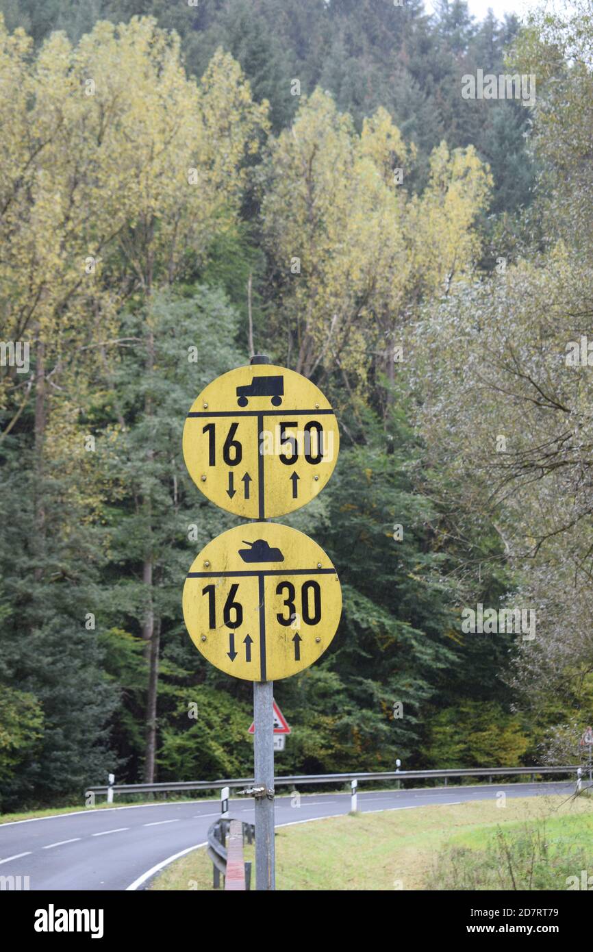 weight allowance sign at a bridge Stock Photo - Alamy