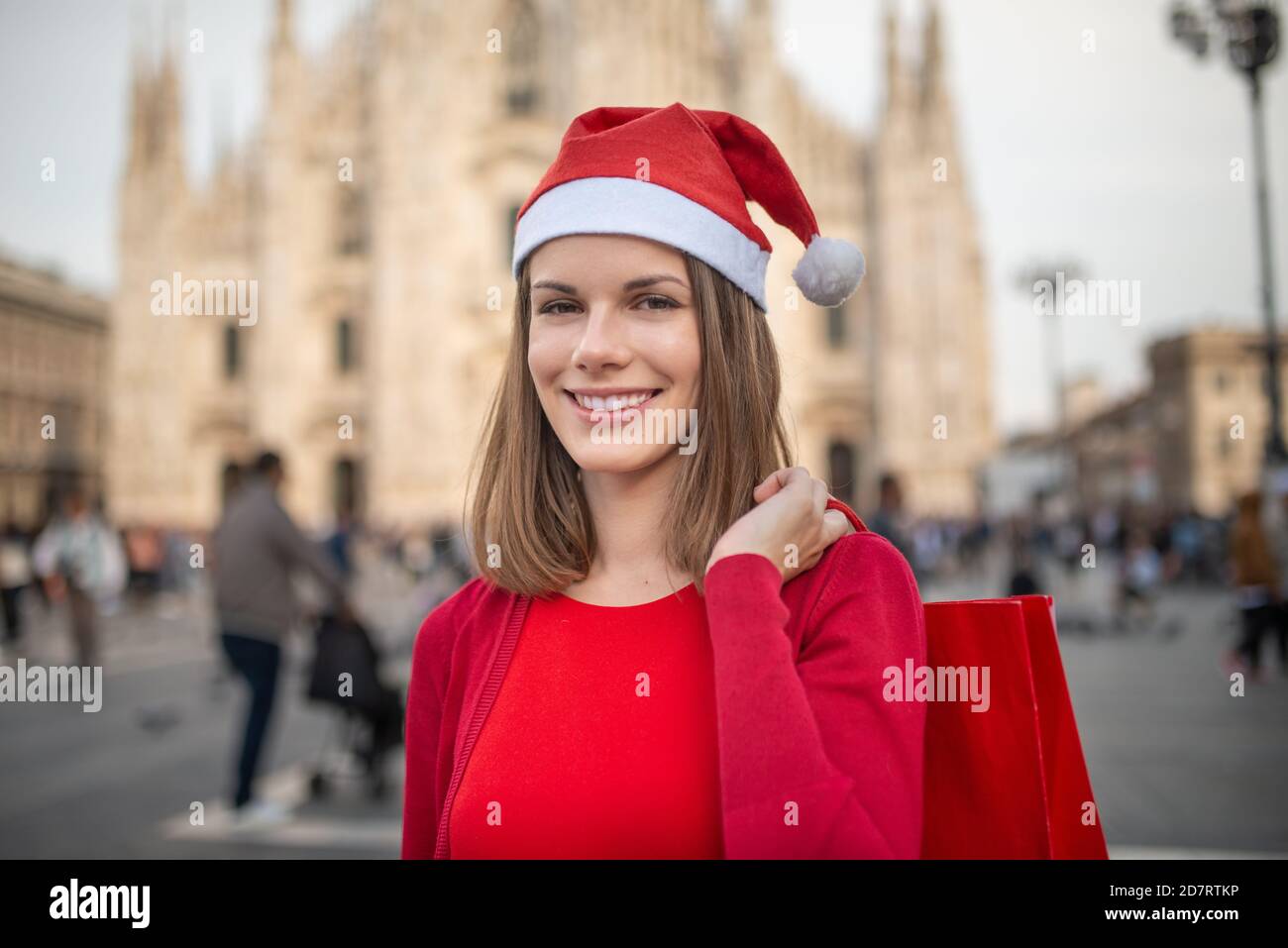 Milan shopping woman hi-res stock photography and images - Alamy