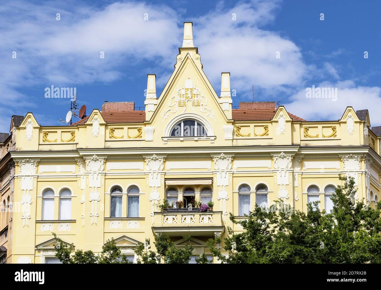 Beautiful yellow corner house hi-res stock photography and images - Alamy