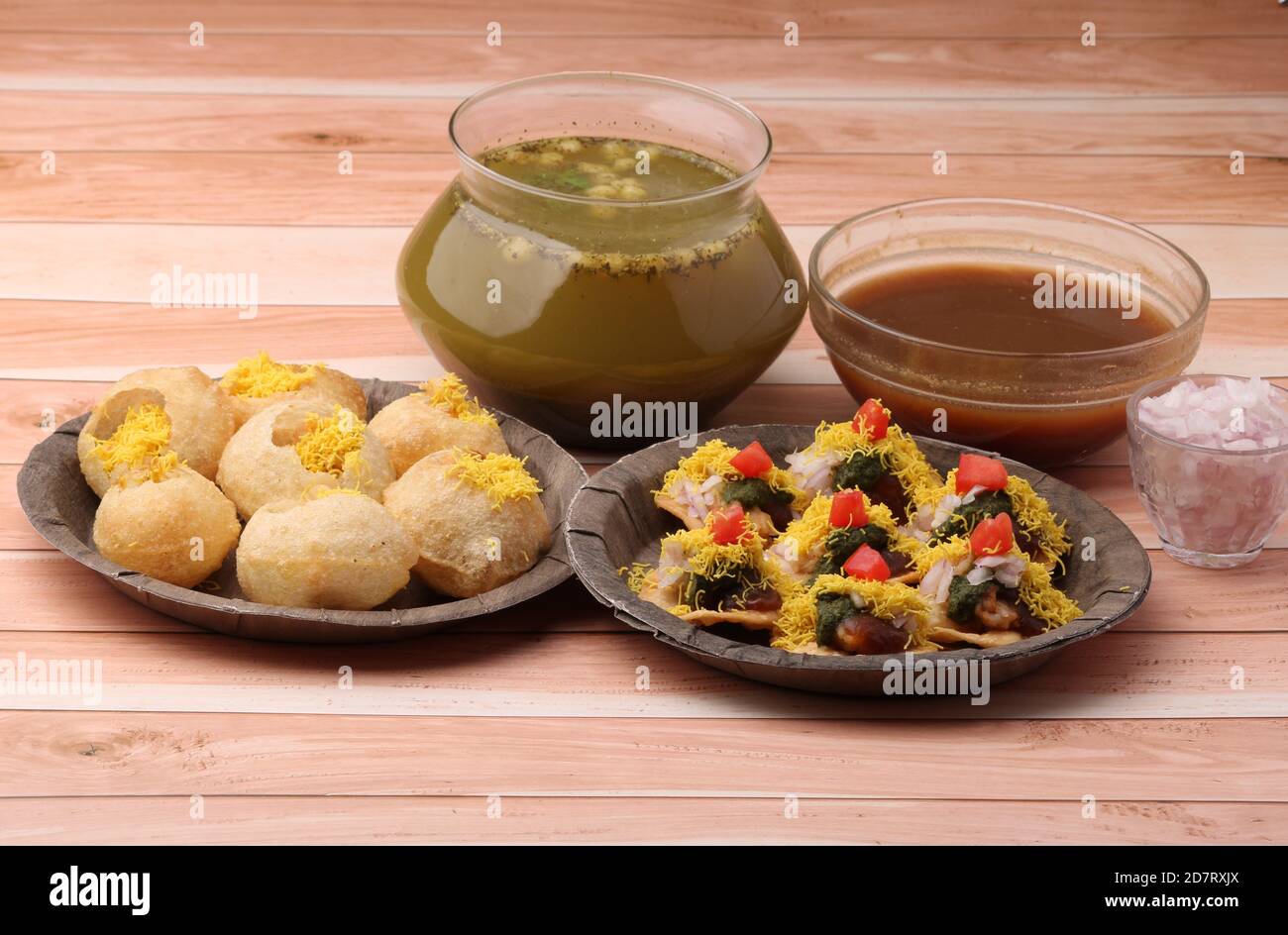 Bombay chat food golgappa/panipuri and sev-poori Stock Photo - Alamy