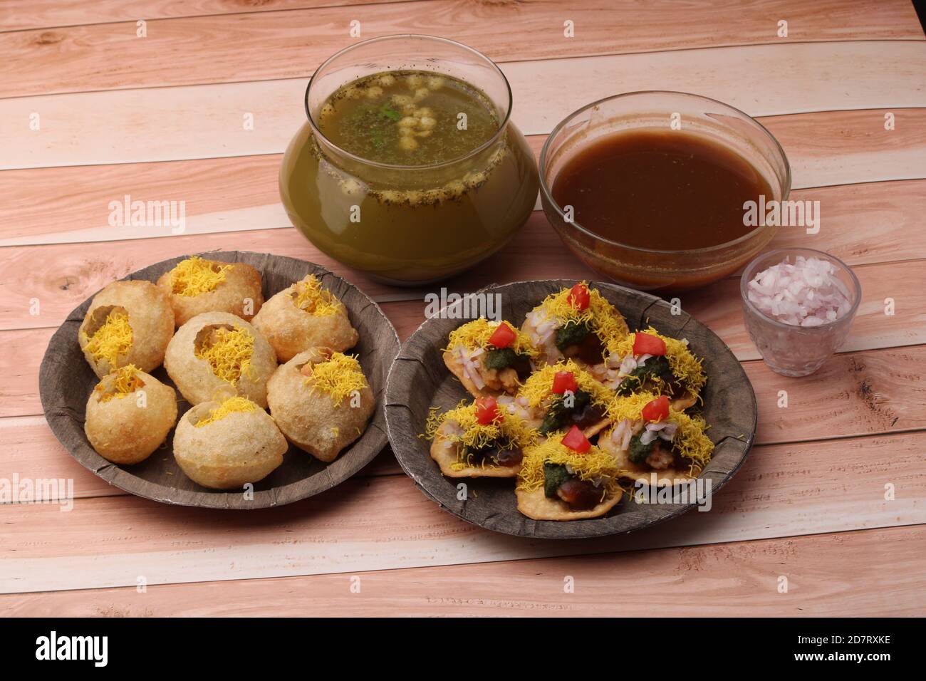 Bombay chat food golgappa/panipuri and sev-poori Stock Photo - Alamy