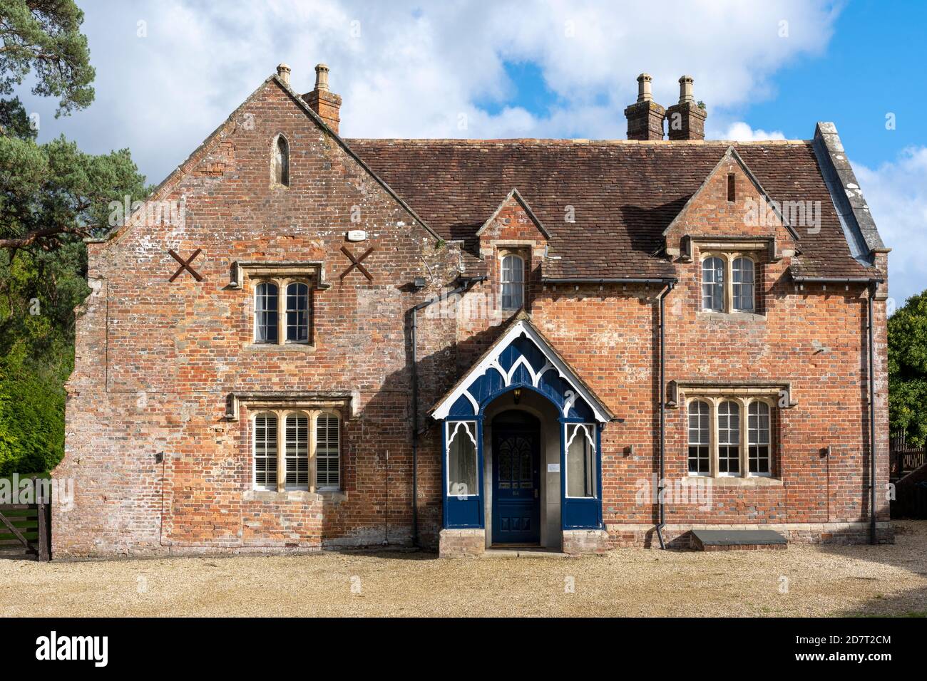 Hillamsland Farmhouse - (Manor House) - Christchurch Road, Ferndown ...