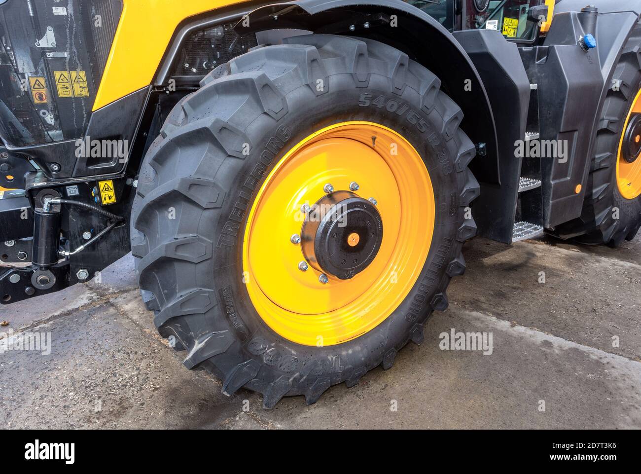 Samara, Russia - September 15, 2019: Big wheel of new modern ...