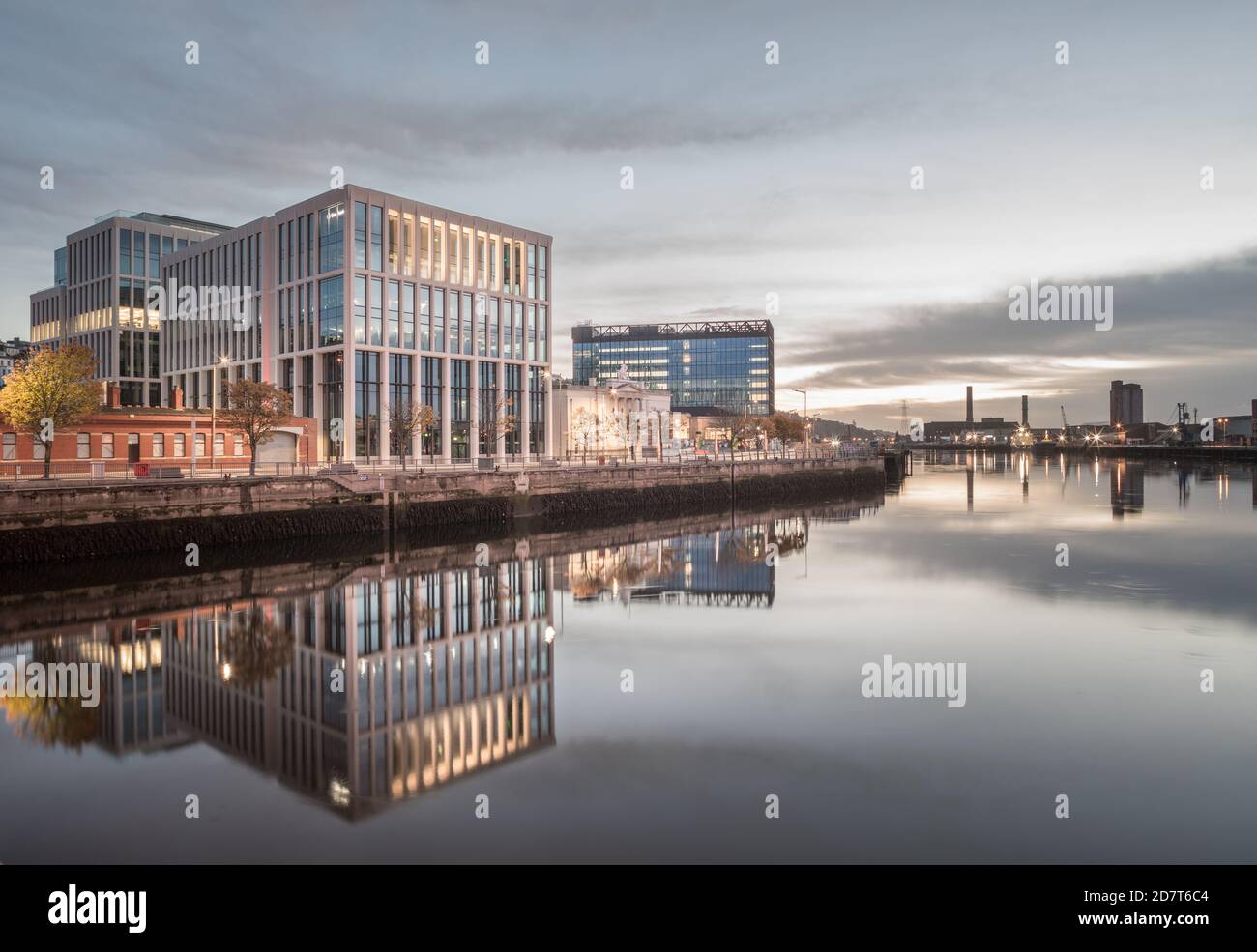 High end office view hi-res stock photography and images - Alamy