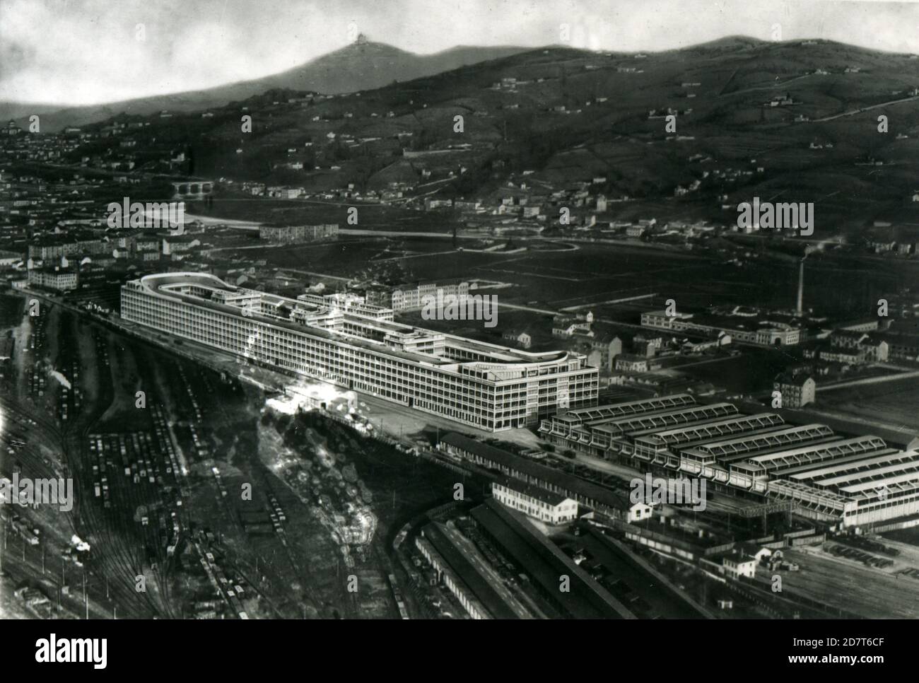 Fiat factory roof hi-res stock photography and images - Alamy