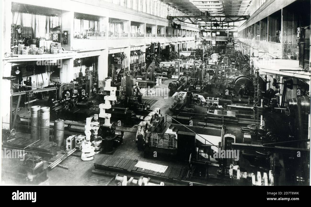 Fabbrica motori hi-res stock photography and images - Alamy