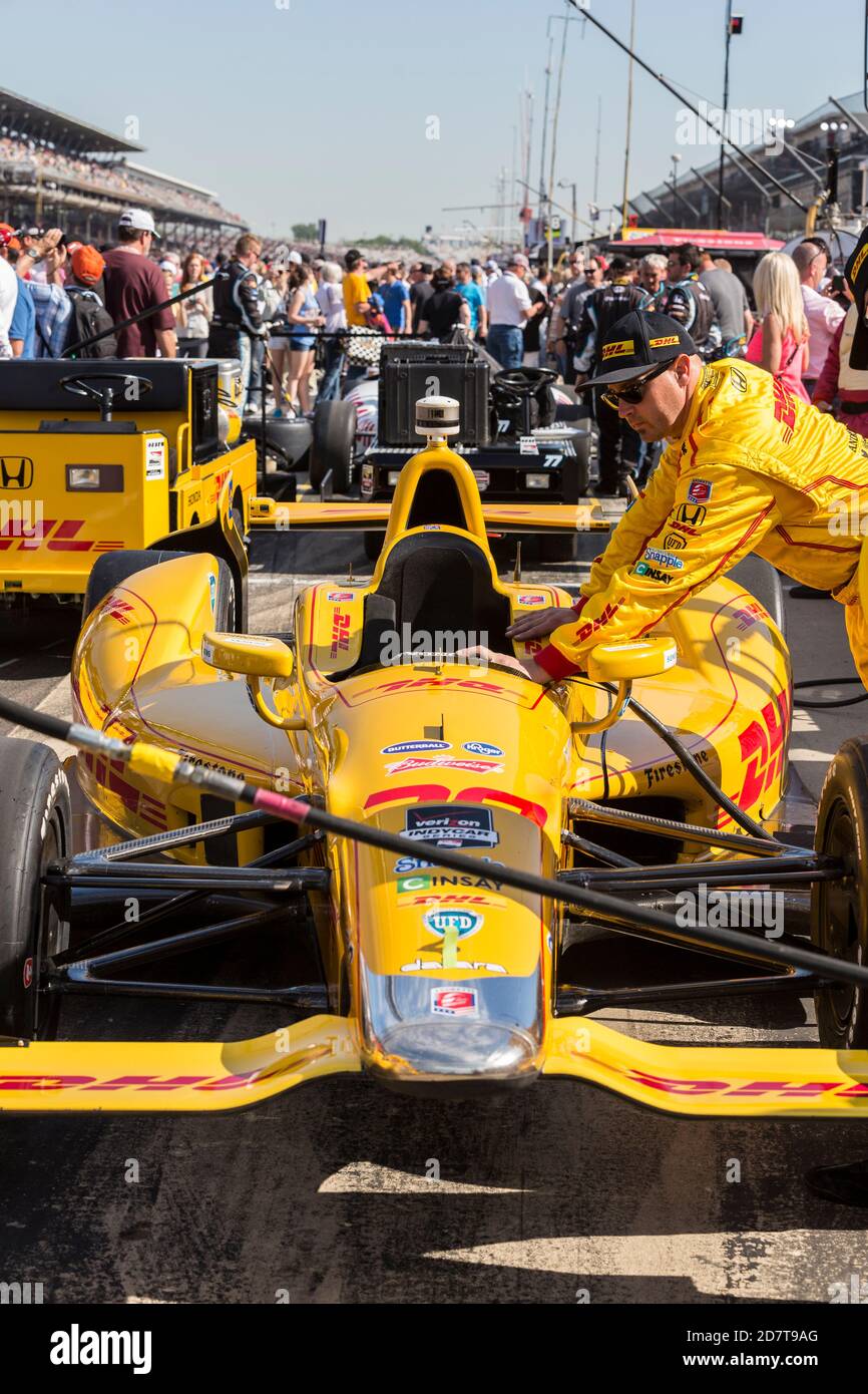 Indianapolis 500 finish line hi-res stock photography and images - Alamy
