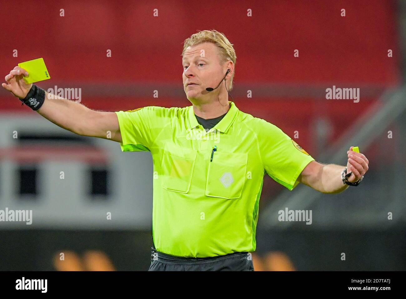 UTRECHT, NETHERLANDS - OCTOBER 24: Referee Kevin Blom during the Dutch ...