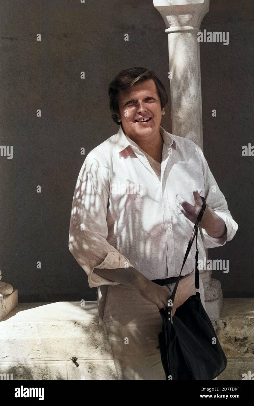 Franz Josef Rickert an einer Säule, Deutschland um 1980. Franz Josef ...