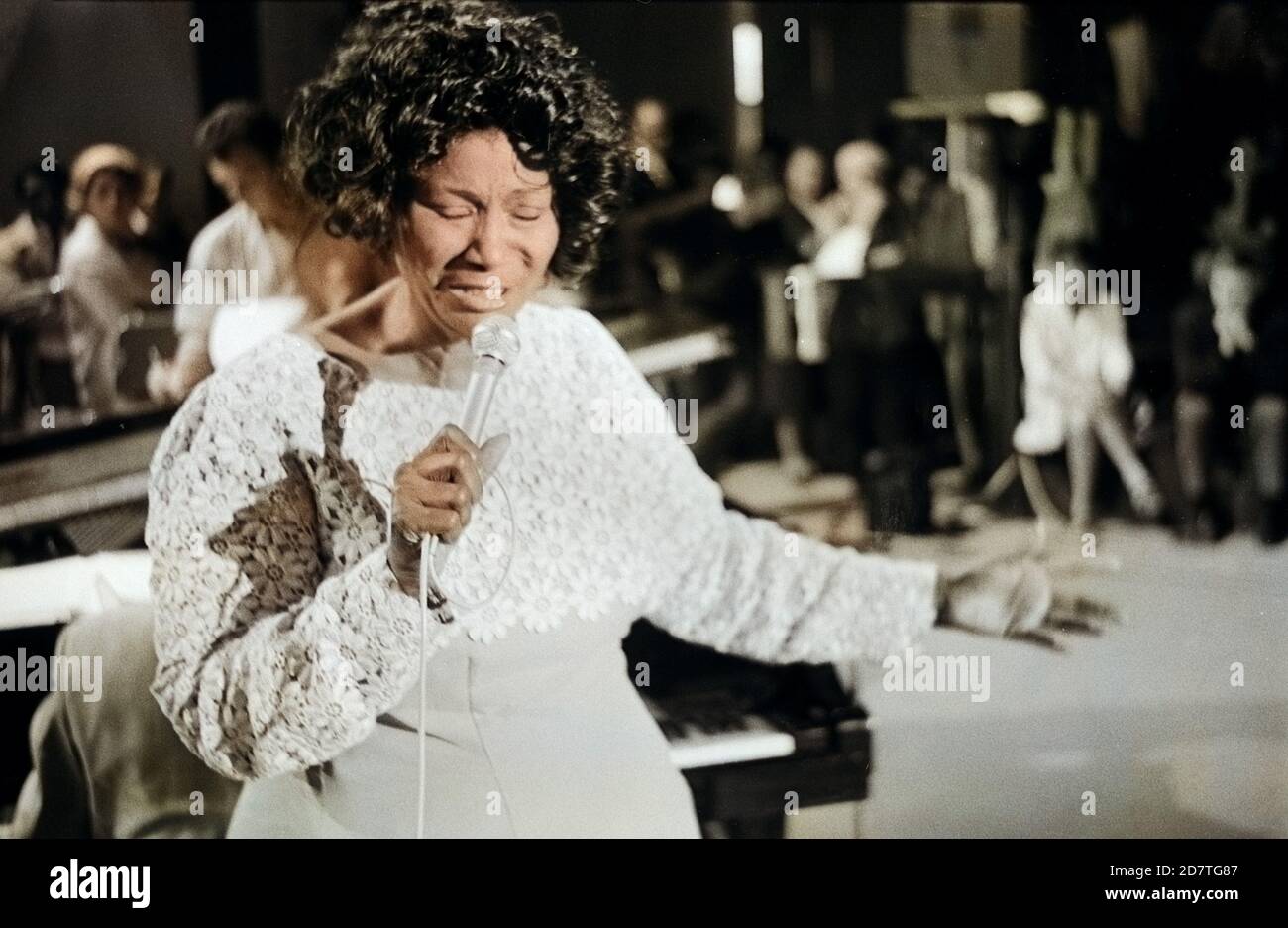 Mahalia Jackson, amerikanische Gospelsängerin, bei einem Konzert in ...