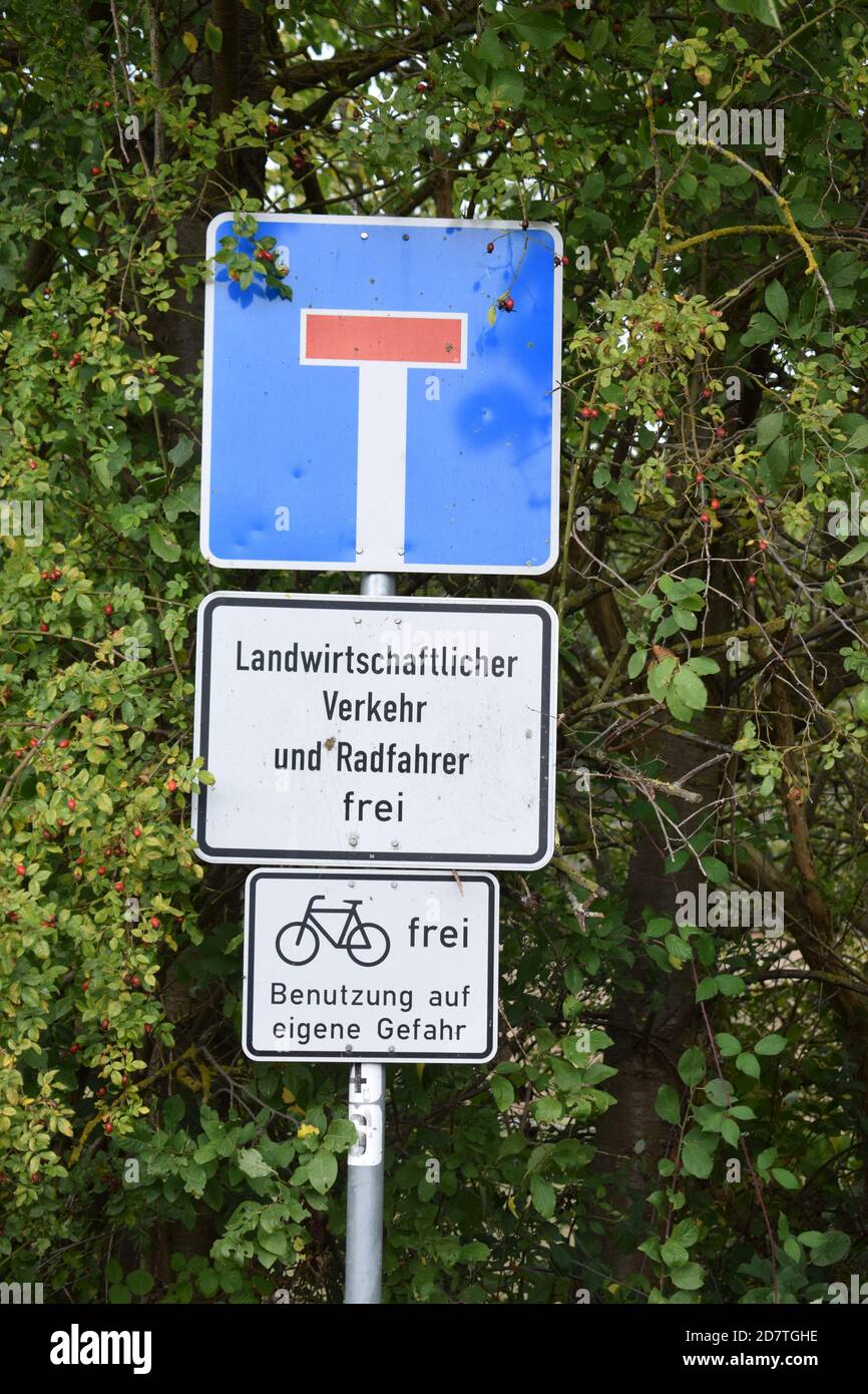 dead end, bikes allowed Stock Photo - Alamy
