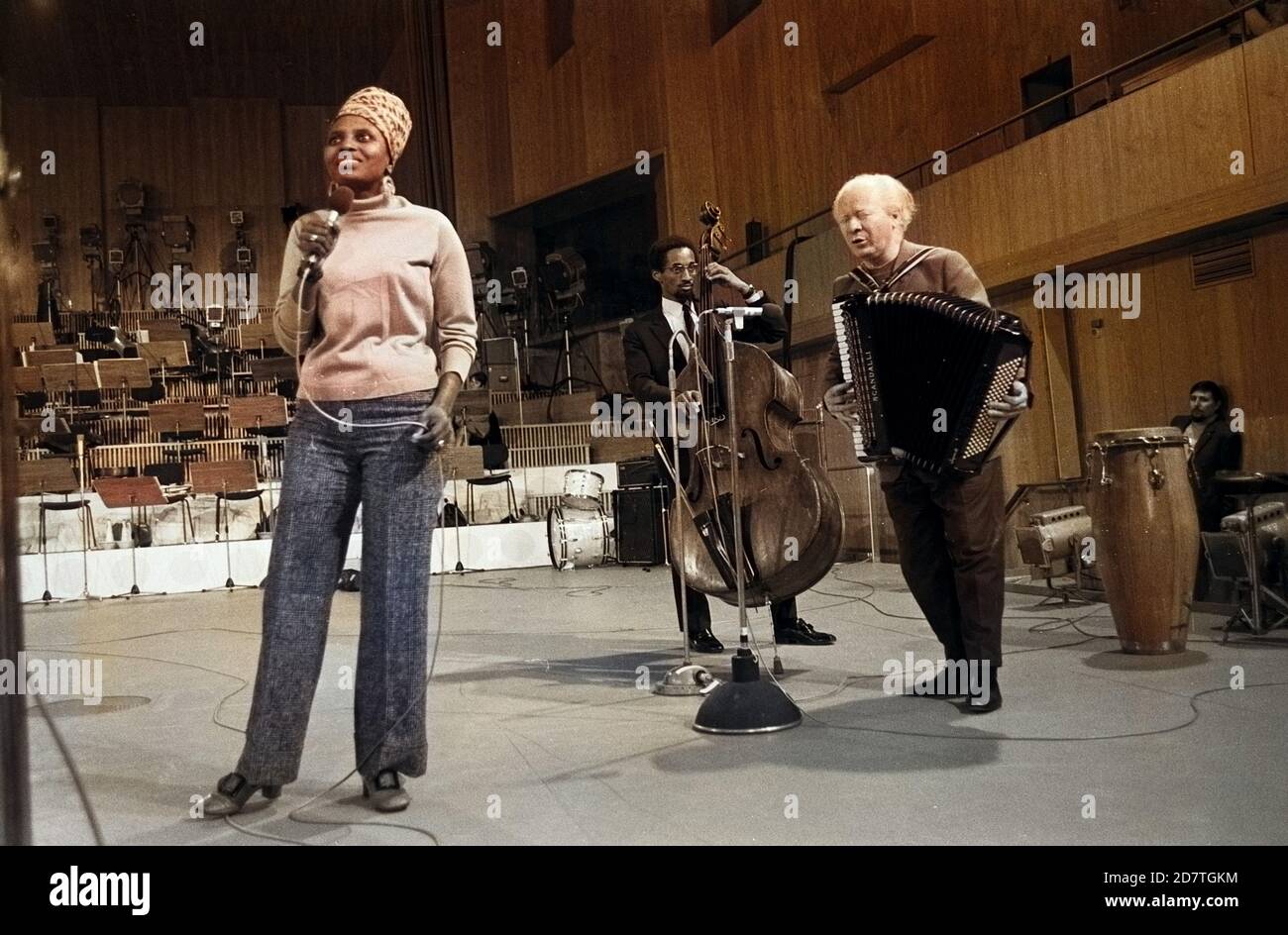 South african singer miriam makeba hi-res stock photography and images ...
