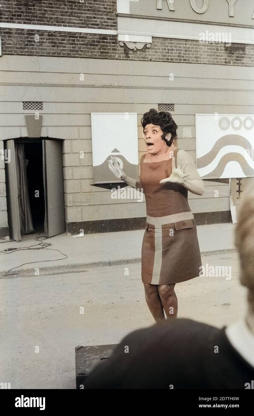 Olive Moorefield, amerikanische Sängerin und Schauspielerin ...