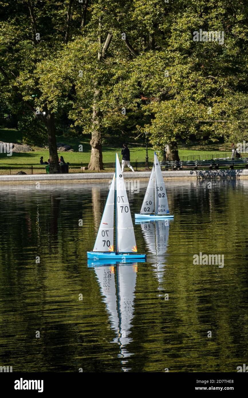 Remote Control Sailboats at the Conservatory Water in Central Park, New ...