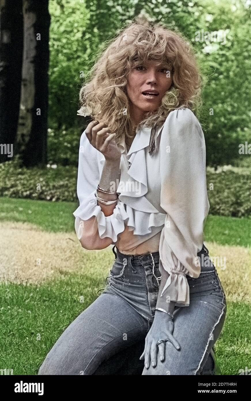 Amanda Lear, Sängerin, Malerin und Schauspielerin, bei einem ...