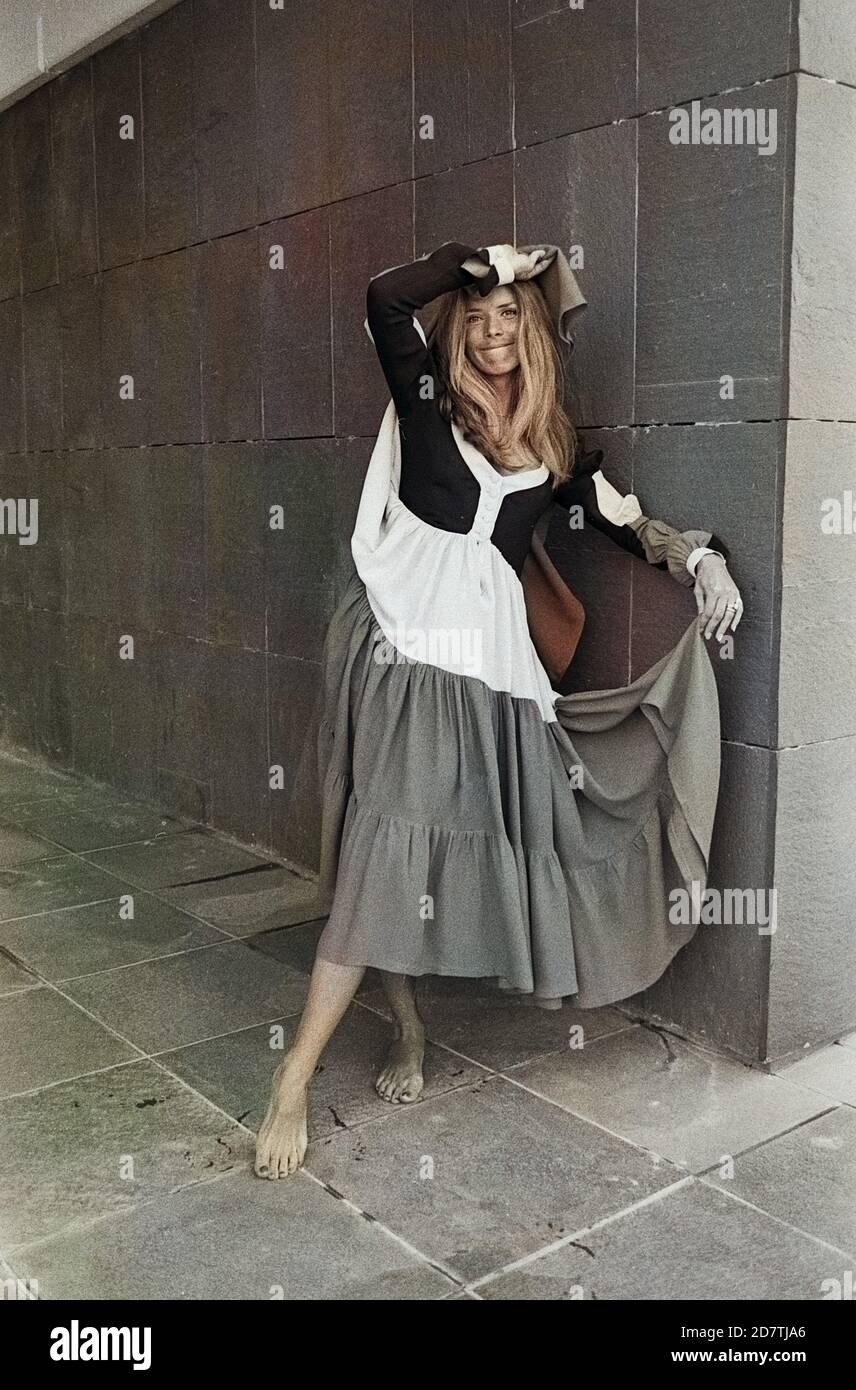 Lena Valaitis, deutsche Schlagersängerin, bei einem Mode Foto Shooting ...