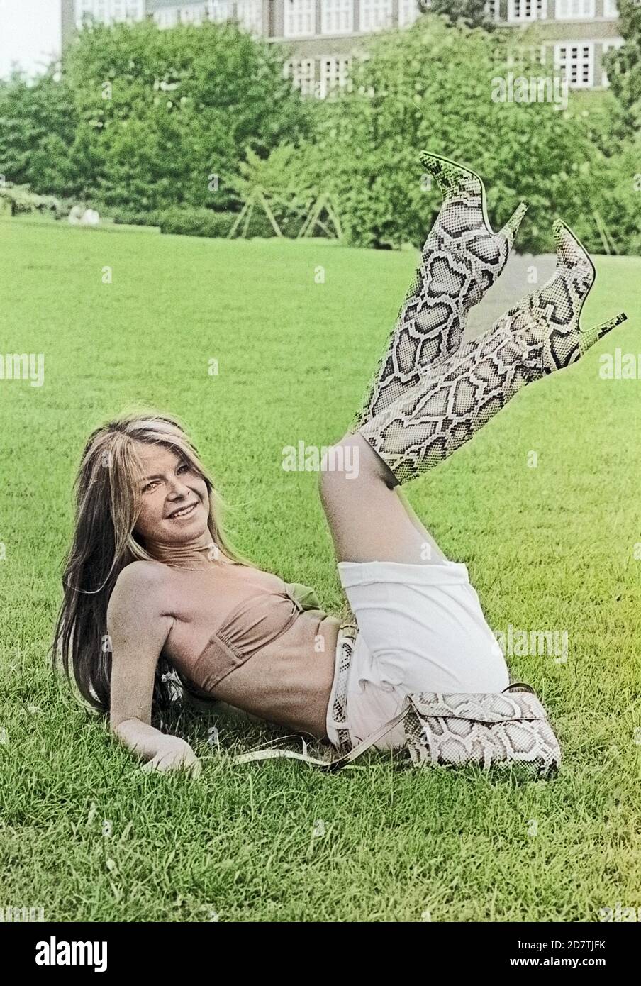 Das Model Susan Lawrence bei einem Fotoshooting, Deutschland um 1984. Model Susan Lawrence ...