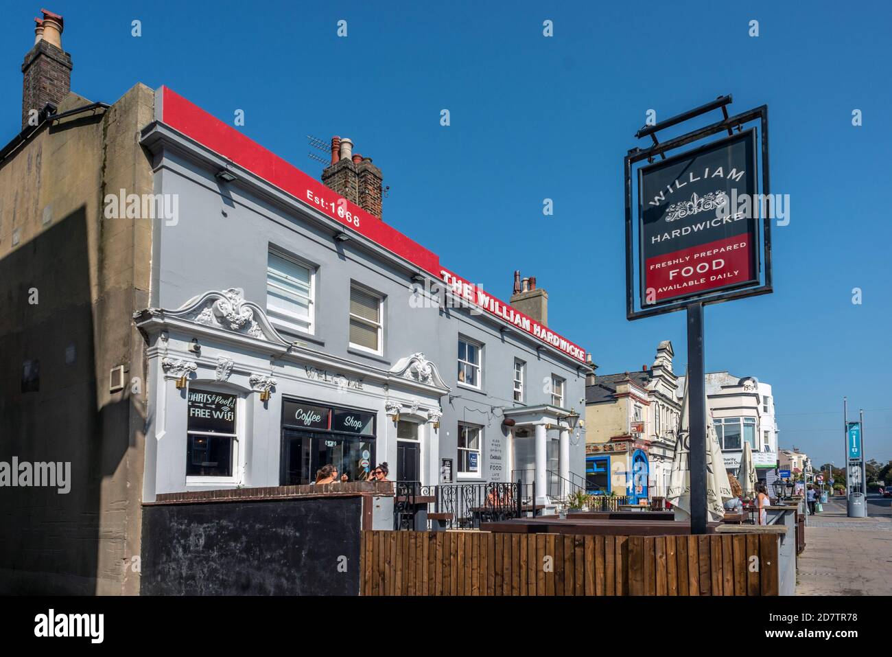Bognor regis high street hi-res stock photography and images - Alamy