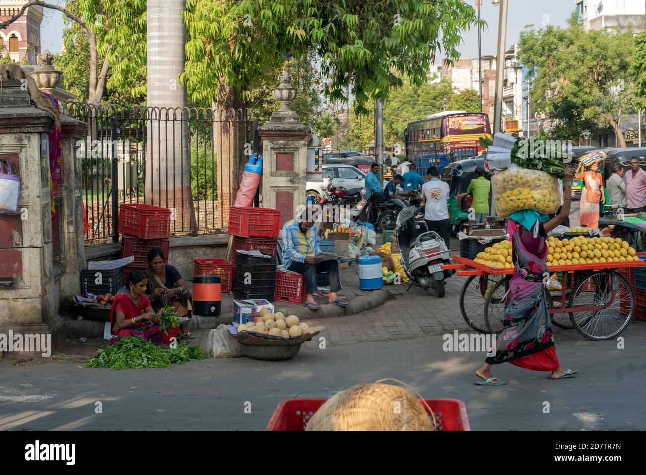 Vadodara market hi-res stock photography and images - Alamy