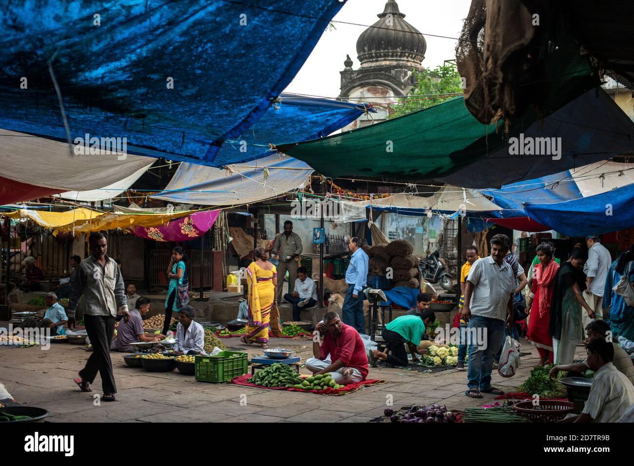 Vadodara market hi-res stock photography and images - Alamy