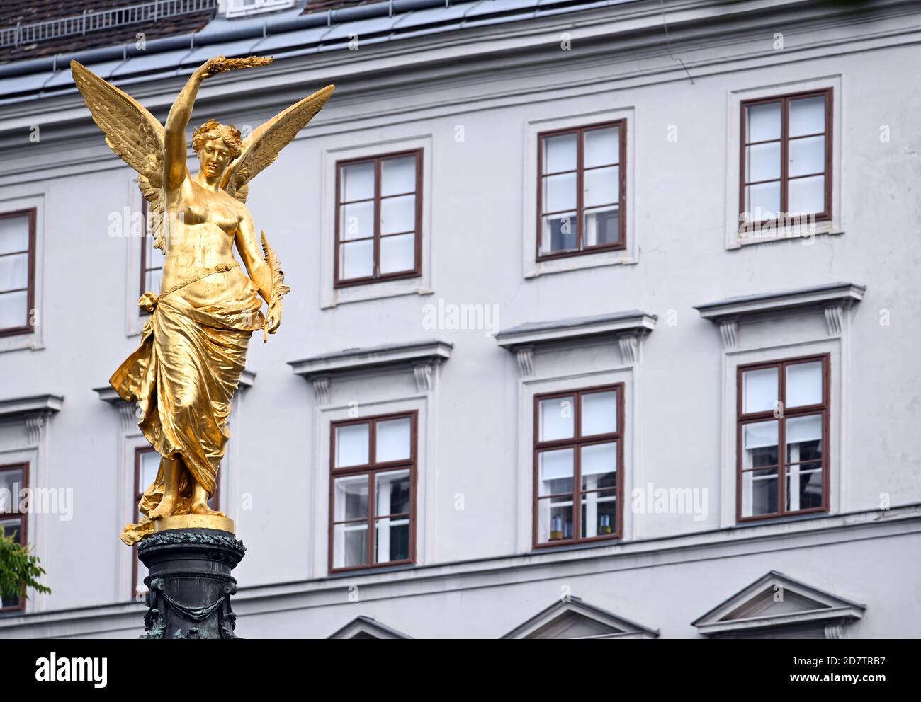 Vienna statue angel architecture hi-res stock photography and images ...