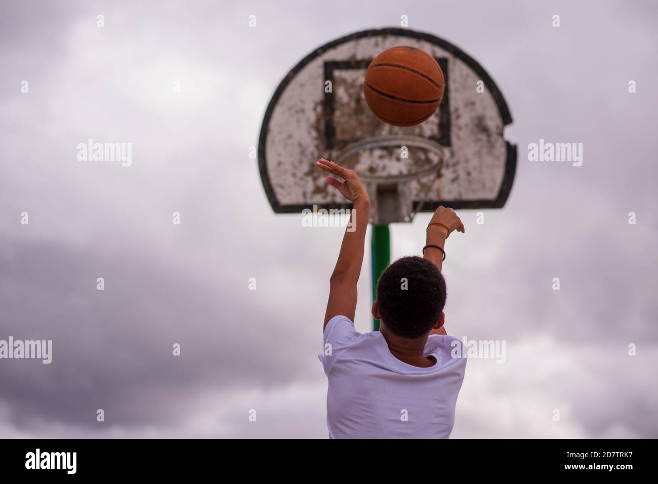 Outside shoot outside shots hi-res stock photography and images - Alamy