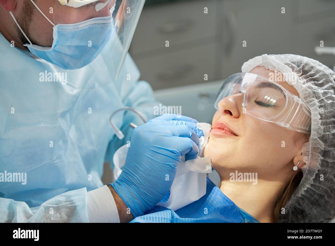 Cleaning up after surgery hi-res stock photography and images - Alamy