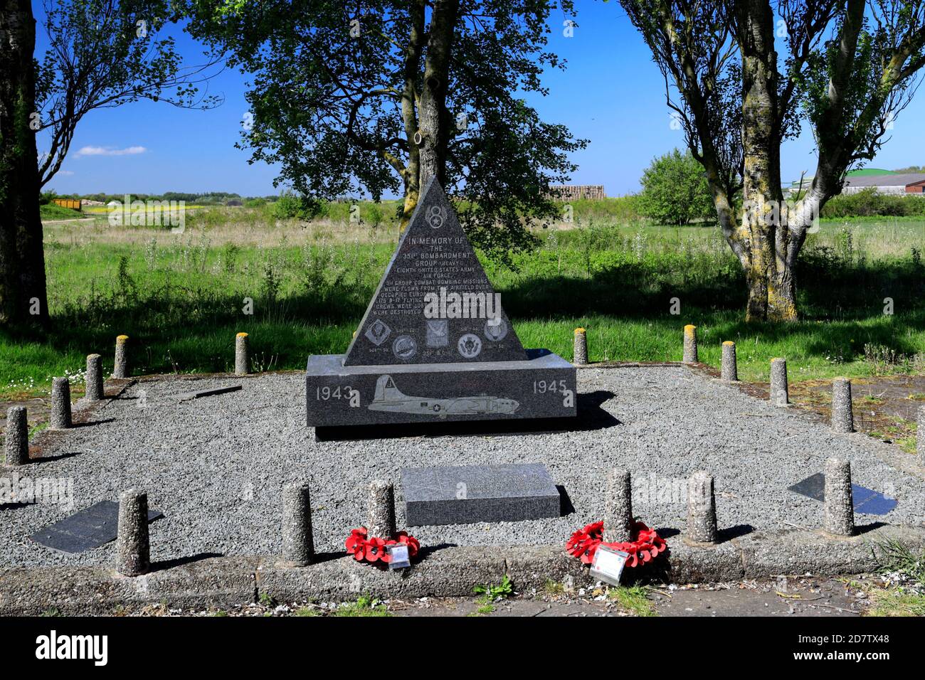 The 351st, 8th USAF Airforce Memorial at Polebrook village ...