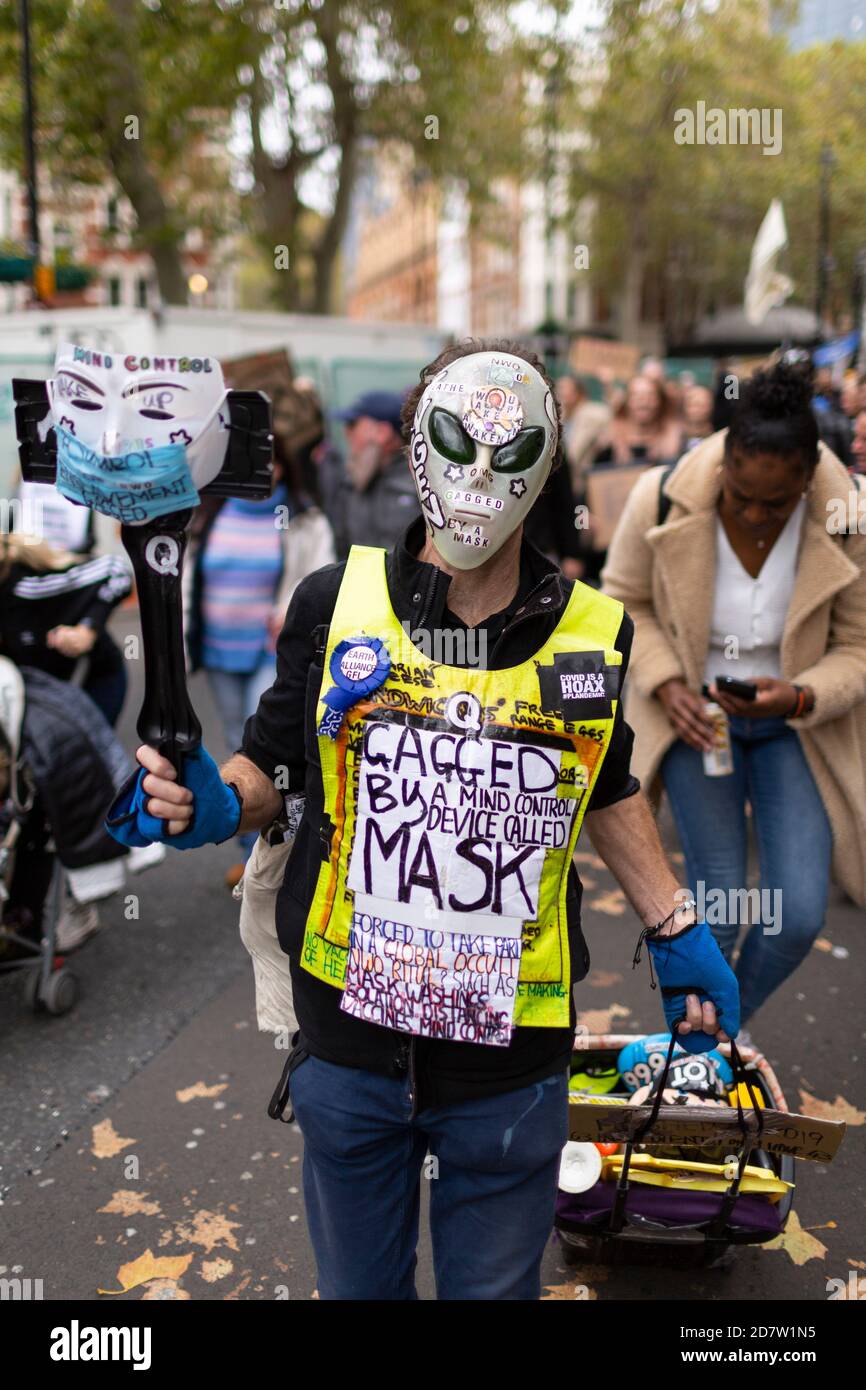 Alien costume hi-res stock photography and images - Alamy