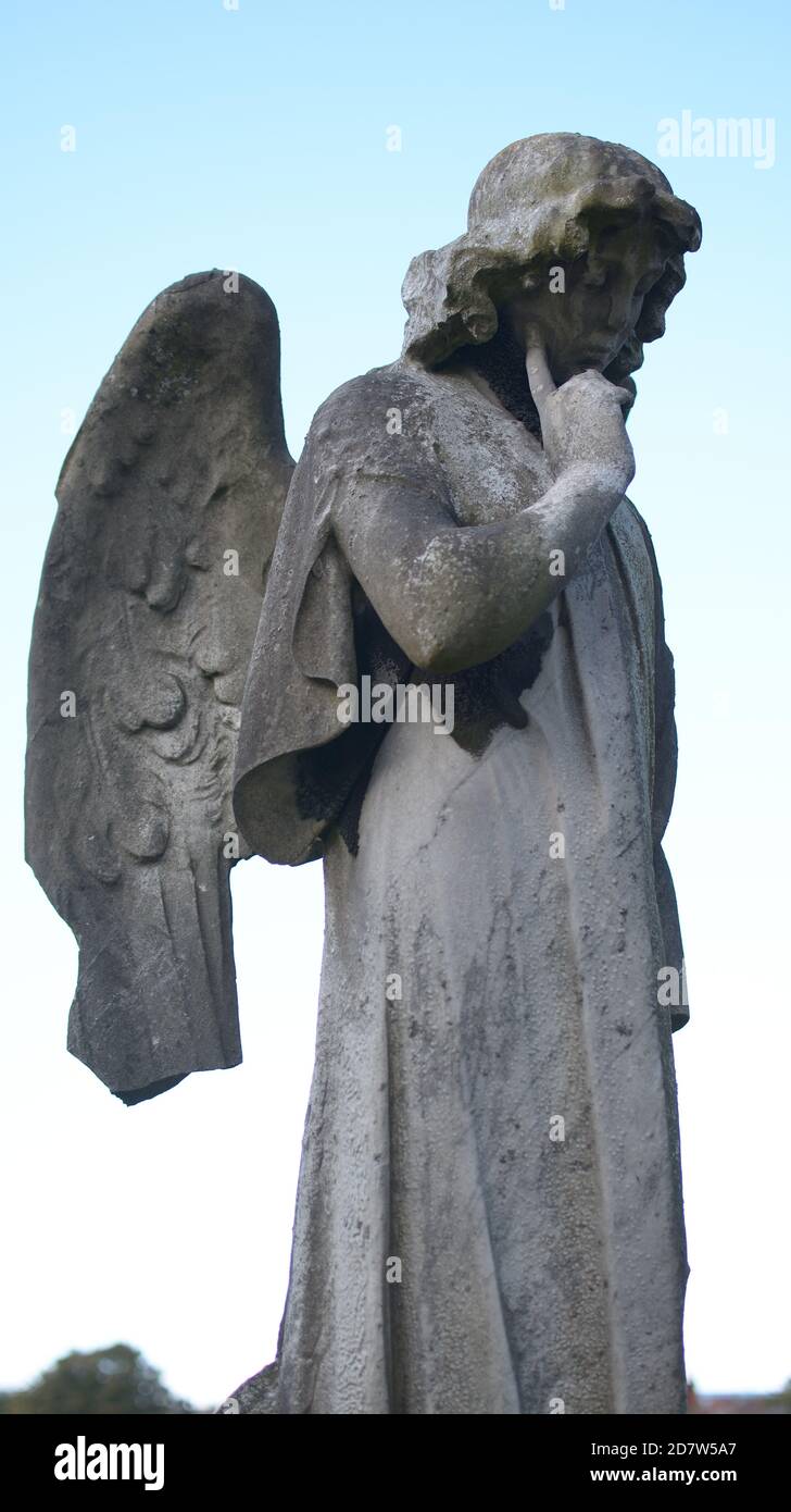 Victorian graveyard art hi-res stock photography and images - Alamy