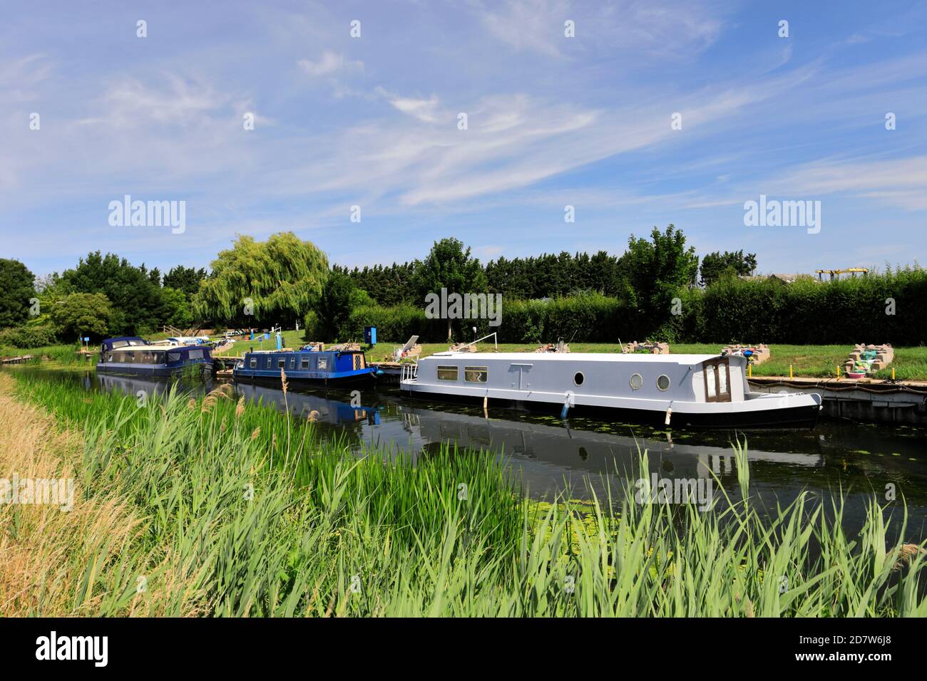 Narrowboats at the Hermitage Marina, Earith village, Cambridgeshire ...