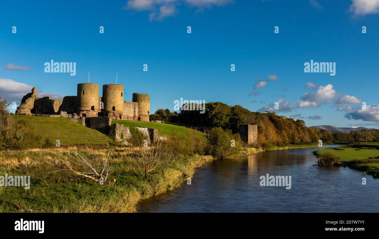 Medieval rhuddlan castle hi-res stock photography and images - Alamy